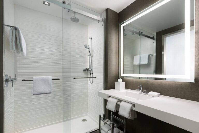 Top 10 Shower Wall Panel Manufacturers in the USA (2025 Guide)